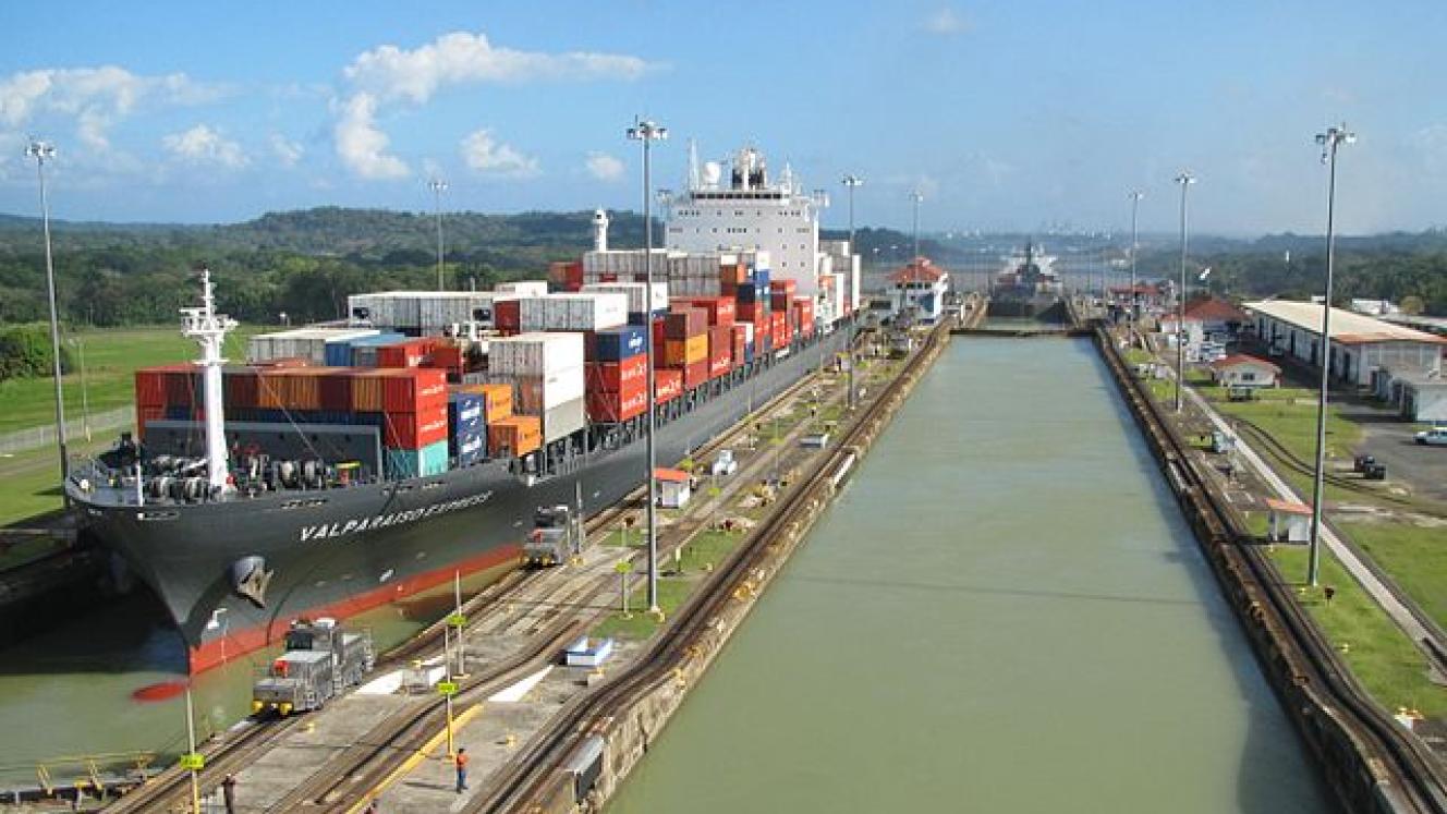 Valparaiso Express biggest ship yet to transit Panama | Freight News