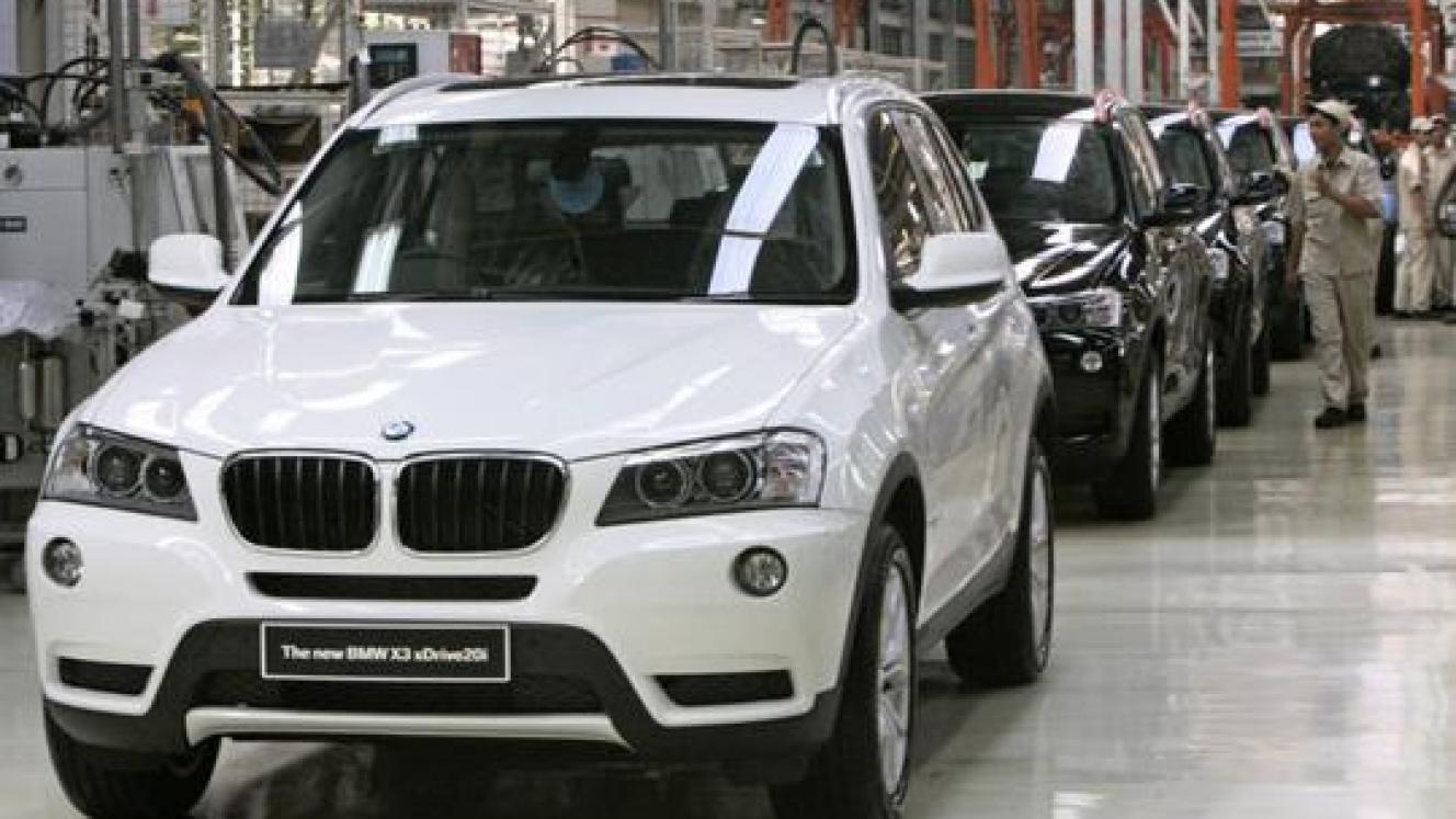First line of new vehicles roll off production line | Freight News