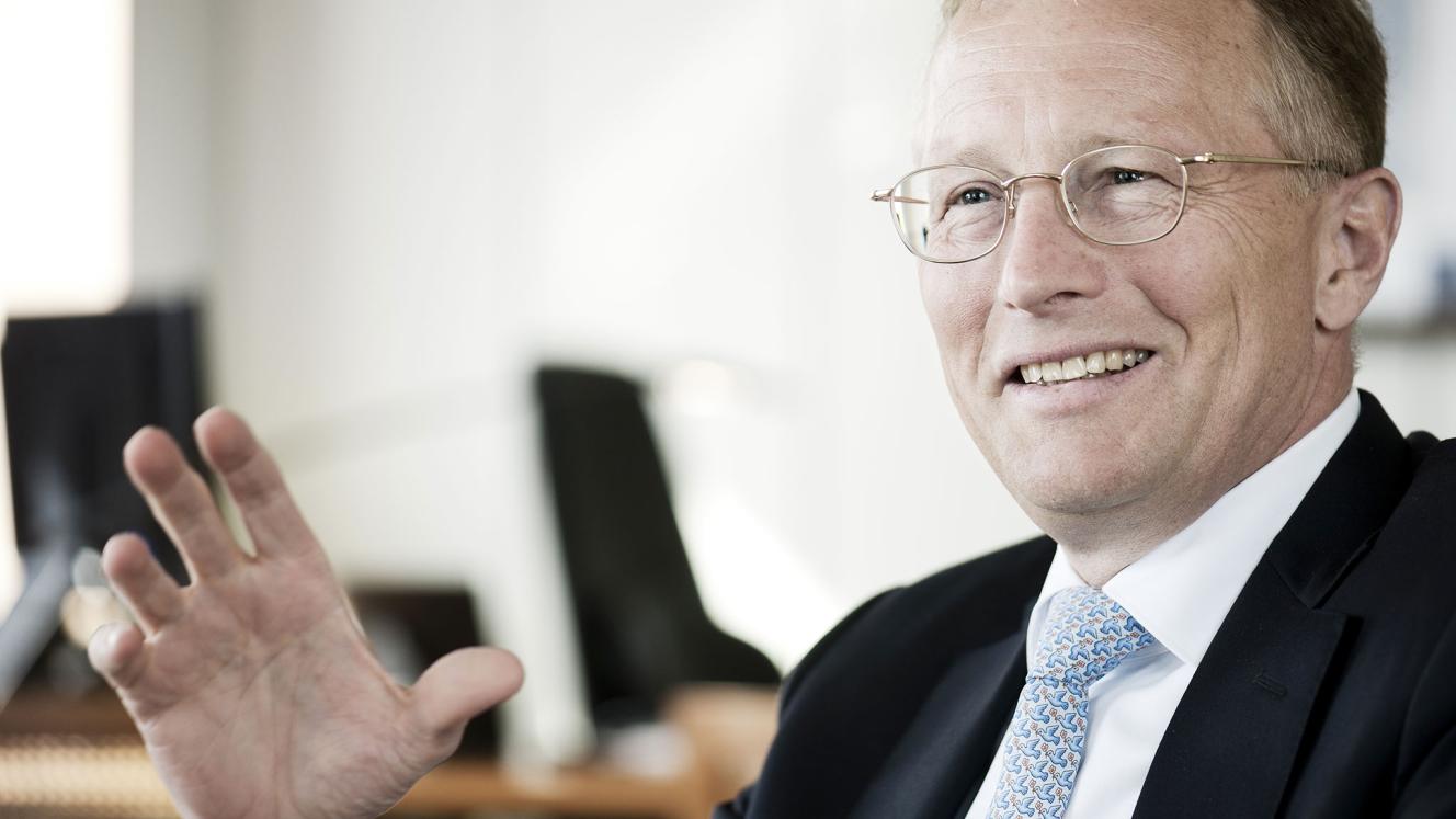 World’s largest shipping group slashes profit outlook by US$600m ...