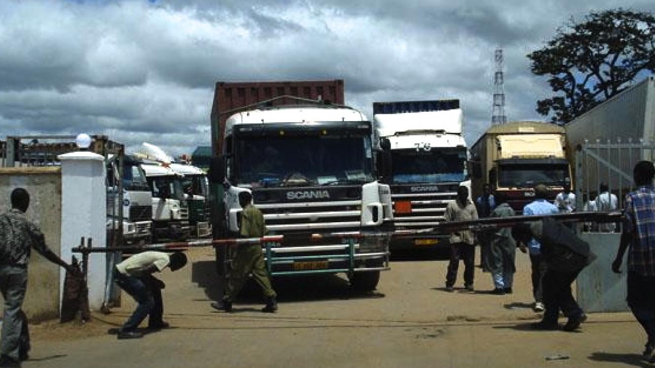 Authorities crack down on illegal trade at Zambian border post ...